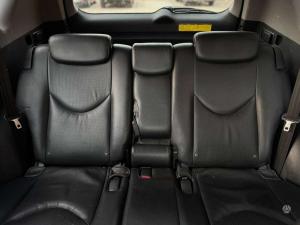 Green Toyota RAV4 2006 in Klaipeda, with an engine capacity of 2.23 L and mileage of 325 thousand km for 2950 €, photo 18 on AUTOMOTO.COM.LV