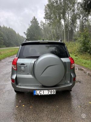 Zaļš Toyota RAV4 2006 Rokiškis, ar dzinēja tilpumu 2.23 L un nobraukumu 328 tūkst. km par 1980 €, foto 4 vietnē AUTOMOTO.COM.LV