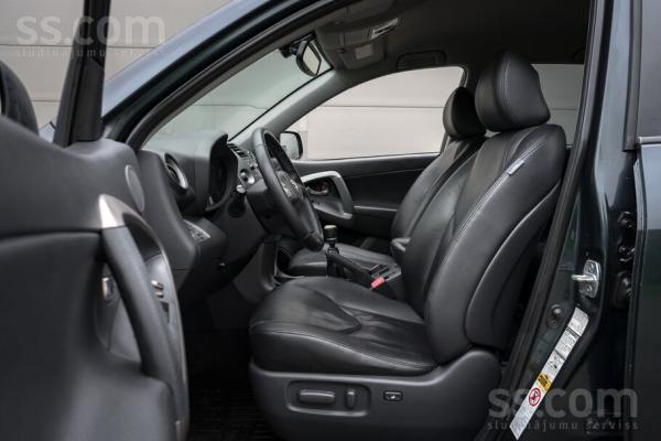 Green Toyota RAV4 2007 in Riga, with an engine capacity of 2.20 L and mileage of 0 thousand km for 4250 €, photo 9 on AUTOMOTO.COM.LV