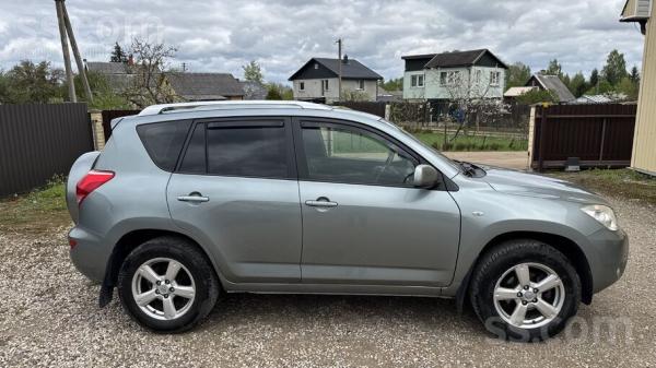 Zaļš Toyota RAV4 2007 Rēzekne, ar dzinēja tilpumu 2.00 L un nobraukumu 249 tūkst. km par 3950 €, foto 5 vietnē AUTOMOTO.COM.LV