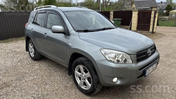 Zaļš Toyota RAV4 2007 Rēzekne, ar dzinēja tilpumu 2.00 L un nobraukumu 249 tūkst. km par 3950 €, foto 6 vietnē AUTOMOTO.COM.LV