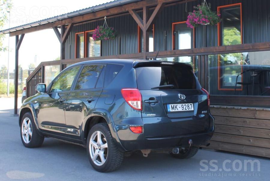 Zaļš Toyota RAV4 2007 Rīga, ar dzinēja tilpumu 2.20 L un nobraukumu 0 tūkst. km par 2990 €, foto 9 vietnē AUTOMOTO.COM.LV