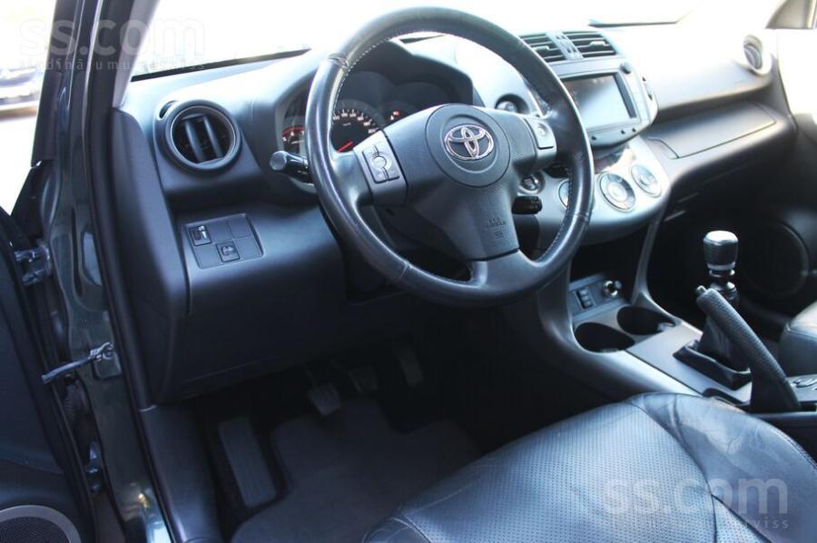 Zaļš Toyota RAV4 2007 Rīga, ar dzinēja tilpumu 2.20 L un nobraukumu 0 tūkst. km par 2990 €, foto 15 vietnē AUTOMOTO.COM.LV