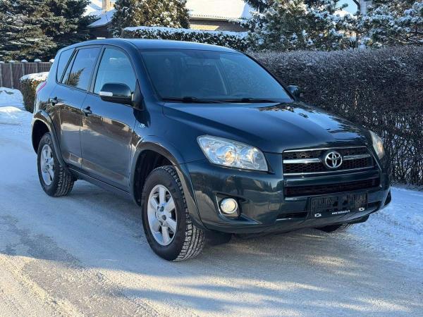 Zaļš Toyota RAV4 2009 Marijampole, ar dzinēja tilpumu 2.20 L un nobraukumu 315 tūkst. km par 5950 €, foto 1 vietnē AUTOMOTO.COM.LV