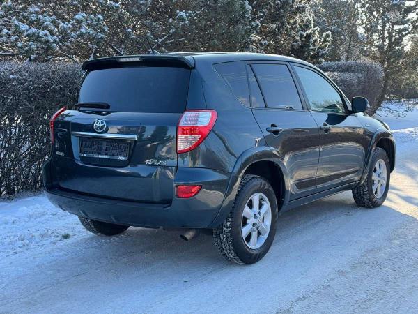 Zaļš Toyota RAV4 2009 Marijampole, ar dzinēja tilpumu 2.20 L un nobraukumu 315 tūkst. km par 5950 €, foto 4 vietnē AUTOMOTO.COM.LV