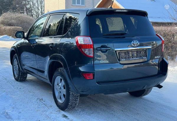 Zaļš Toyota RAV4 2009 Marijampole, ar dzinēja tilpumu 2.20 L un nobraukumu 315 tūkst. km par 5950 €, foto 5 vietnē AUTOMOTO.COM.LV