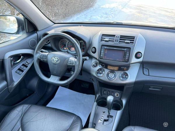 Zaļš Toyota RAV4 2009 Marijampole, ar dzinēja tilpumu 2.20 L un nobraukumu 315 tūkst. km par 5950 €, foto 8 vietnē AUTOMOTO.COM.LV