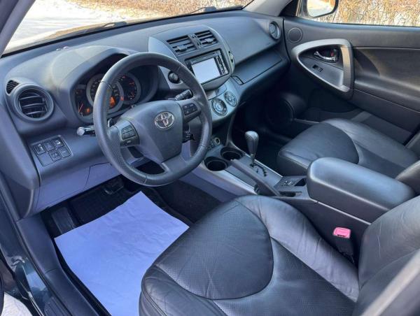 Zaļš Toyota RAV4 2009 Marijampole, ar dzinēja tilpumu 2.20 L un nobraukumu 315 tūkst. km par 5950 €, foto 9 vietnē AUTOMOTO.COM.LV