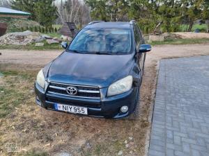 Zaļš Toyota RAV4 2010 Šauļi, ar dzinēja tilpumu 2.20 L un nobraukumu 311 tūkst. km par 3500 €, foto 4 vietnē AUTOMOTO.COM.LV