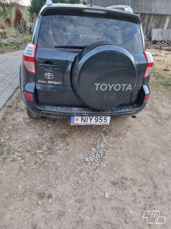 Zaļš Toyota RAV4 2010 Šauļi, ar dzinēja tilpumu 2.20 L un nobraukumu 311 tūkst. km par 3500 €, foto 4 vietnē AUTOMOTO.COM.LV