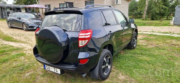 Green Toyota RAV4 2011 in Riga, with an engine capacity of 2.00 L and mileage of 143 thousand km for 7000 €, photo 3 on AUTOMOTO.COM.LV