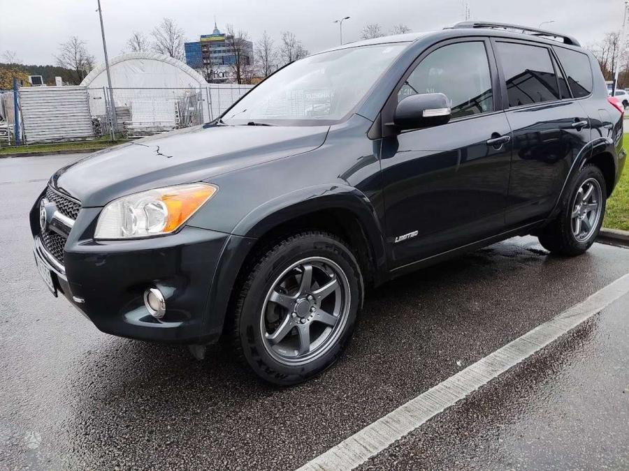 Zaļš Toyota RAV4 2012 Viļņa, ar dzinēja tilpumu 3.46 L un nobraukumu 250 tūkst. km par 8300 €, foto 18 vietnē AUTOMOTO.COM.LV