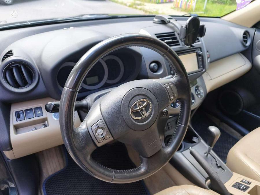 Zaļš Toyota RAV4 2012 Viļņa, ar dzinēja tilpumu 3.46 L un nobraukumu 250 tūkst. km par 8300 €, foto 21 vietnē AUTOMOTO.COM.LV
