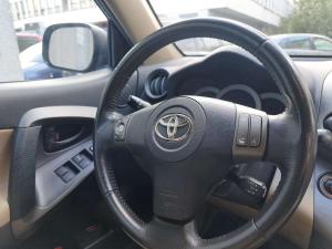 Zaļš Toyota RAV4 2012 Viļņa, ar dzinēja tilpumu 3.46 L un nobraukumu 250 tūkst. km par 8300 €, foto 23 vietnē AUTOMOTO.COM.LV