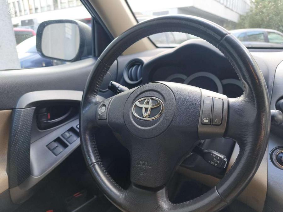 Zaļš Toyota RAV4 2012 Viļņa, ar dzinēja tilpumu 3.46 L un nobraukumu 250 tūkst. km par 8300 €, foto 23 vietnē AUTOMOTO.COM.LV