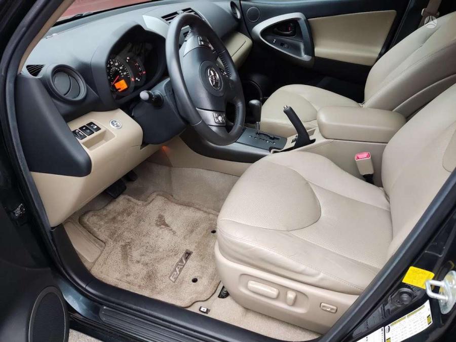 Zaļš Toyota RAV4 2012 Viļņa, ar dzinēja tilpumu 3.46 L un nobraukumu 250 tūkst. km par 8300 €, foto 26 vietnē AUTOMOTO.COM.LV