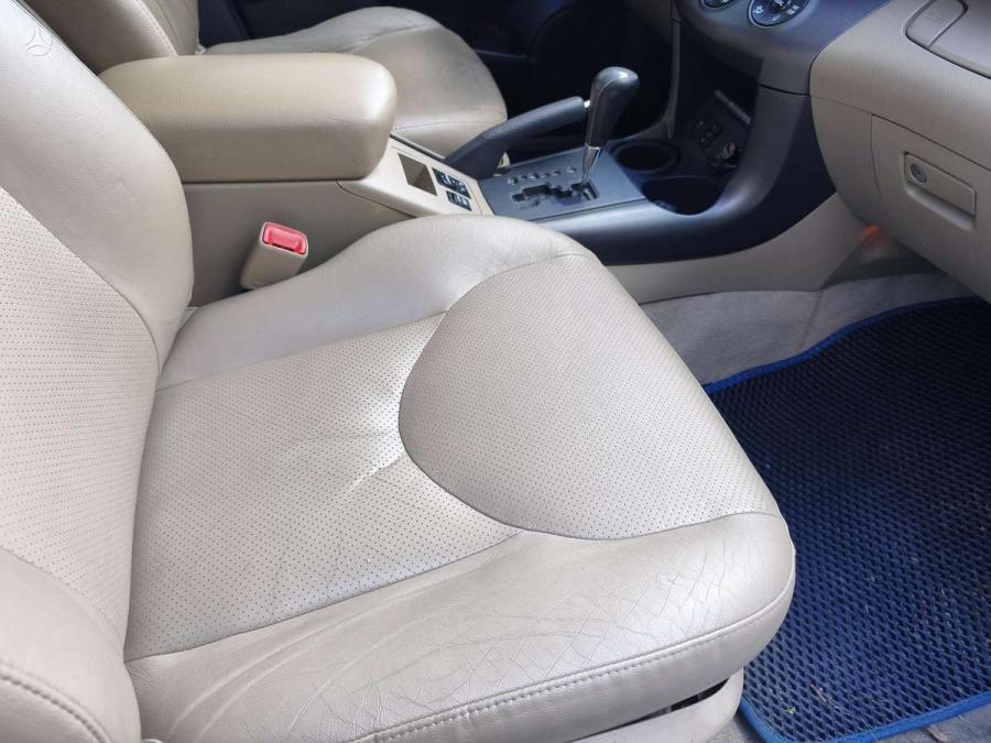 Zaļš Toyota RAV4 2012 Viļņa, ar dzinēja tilpumu 3.46 L un nobraukumu 250 tūkst. km par 8300 €, foto 31 vietnē AUTOMOTO.COM.LV