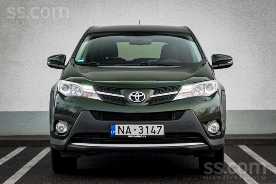 Zaļš Toyota RAV4 2013 Rīga, ar dzinēja tilpumu 2.20 L un nobraukumu 231 tūkst. km par 12350 €, foto 3 vietnē AUTOMOTO.COM.LV