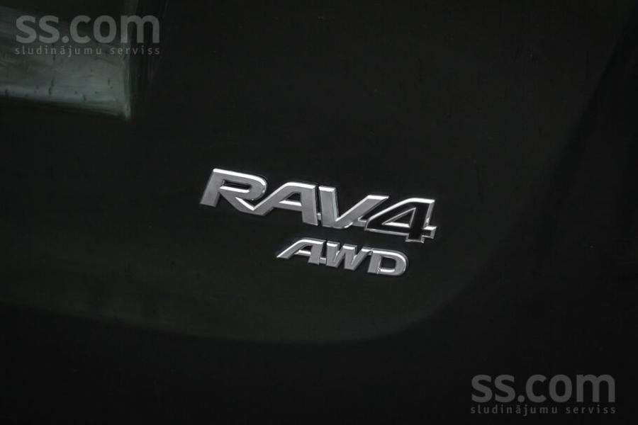 Zaļš Toyota RAV4 2013 Rīga, ar dzinēja tilpumu 2.20 L un nobraukumu 231 tūkst. km par 12350 €, foto 8 vietnē AUTOMOTO.COM.LV