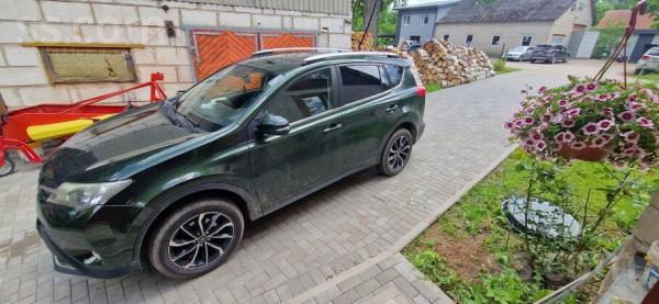Zaļš Toyota RAV4 2013 Gulbene, ar dzinēja tilpumu 2.20 L un nobraukumu 301 tūkst. km par 8500 €, foto 4 vietnē AUTOMOTO.COM.LV