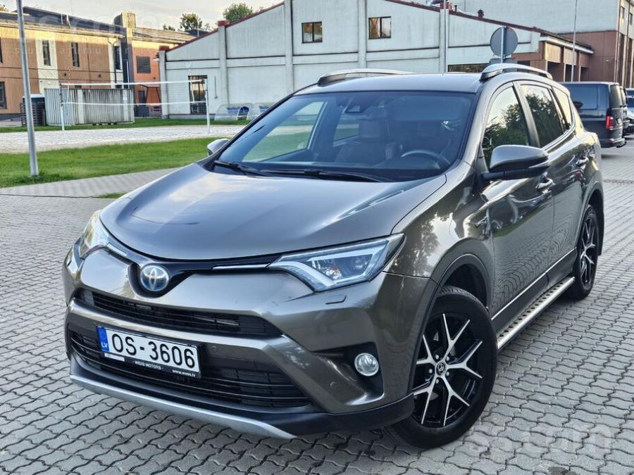 Zaļš Toyota RAV4 2016 Rīga, ar dzinēja tilpumu 2.50 L un nobraukumu 93 tūkst. km par 21700 €, foto 3 vietnē AUTOMOTO.COM.LV