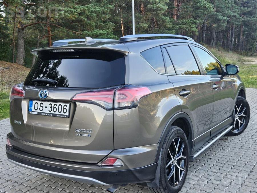 Zaļš Toyota RAV4 2016 Rīga, ar dzinēja tilpumu 2.50 L un nobraukumu 93 tūkst. km par 21700 €, foto 5 vietnē AUTOMOTO.COM.LV