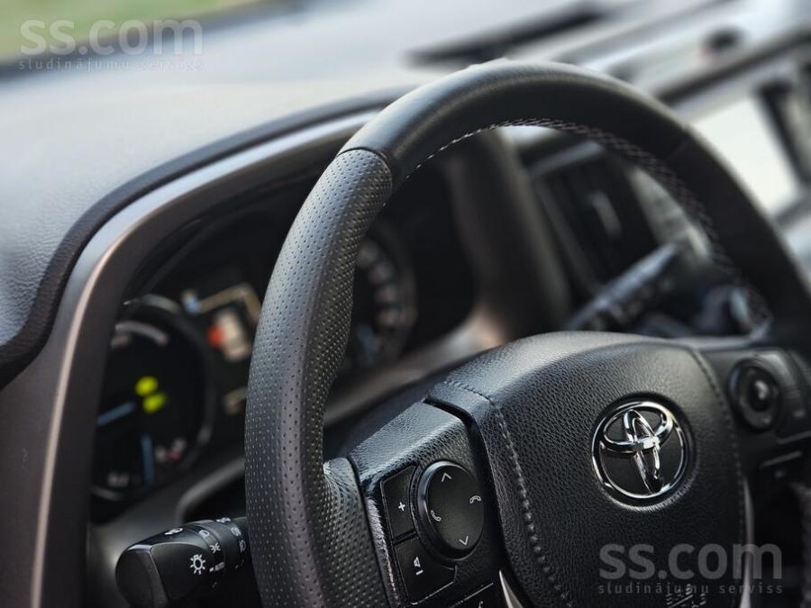Zaļš Toyota RAV4 2016 Rīga, ar dzinēja tilpumu 2.50 L un nobraukumu 93 tūkst. km par 21700 €, foto 9 vietnē AUTOMOTO.COM.LV