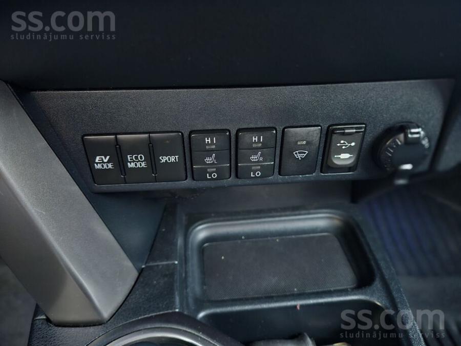 Zaļš Toyota RAV4 2016 Rīga, ar dzinēja tilpumu 2.50 L un nobraukumu 93 tūkst. km par 21700 €, foto 11 vietnē AUTOMOTO.COM.LV