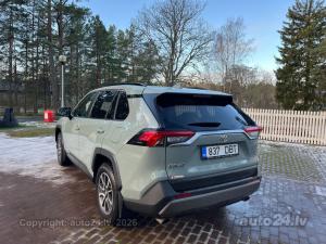Zaļš Toyota RAV4 2019 Tallina, ar dzinēja tilpumu 2.00 L un nobraukumu 107 tūkst. km par 22500 €, foto 3 vietnē AUTOMOTO.COM.LV