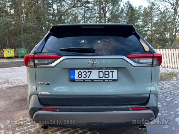 Zaļš Toyota RAV4 2019 Tallina, ar dzinēja tilpumu 2.00 L un nobraukumu 107 tūkst. km par 22500 €, foto 4 vietnē AUTOMOTO.COM.LV