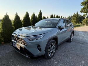Zaļš Toyota RAV4 2019 Šauļi, ar dzinēja tilpumu 1.99 L un nobraukumu 119 tūkst. km par 27000 €, foto  vietnē AUTOMOTO.COM.LV