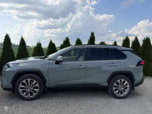 Zaļš Toyota RAV4 2019 Šauļi, ar dzinēja tilpumu 1.99 L un nobraukumu 119 tūkst. km par 27000 €, foto 3 vietnē AUTOMOTO.COM.LV