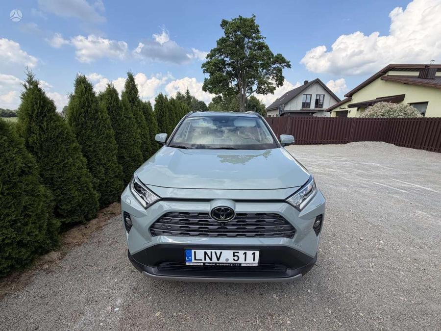 Zaļš Toyota RAV4 2019 Šauļi, ar dzinēja tilpumu 1.99 L un nobraukumu 119 tūkst. km par 27000 €, foto 5 vietnē AUTOMOTO.COM.LV