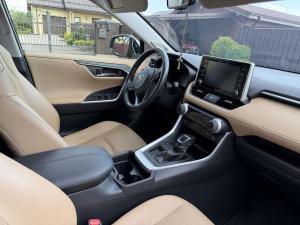 Zaļš Toyota RAV4 2019 Šauļi, ar dzinēja tilpumu 1.99 L un nobraukumu 119 tūkst. km par 27000 €, foto 8 vietnē AUTOMOTO.COM.LV