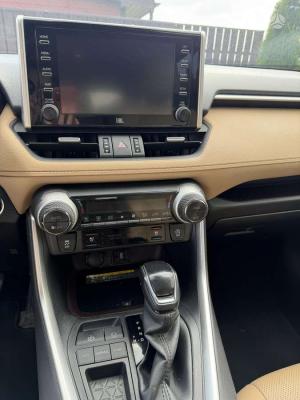 Zaļš Toyota RAV4 2019 Šauļi, ar dzinēja tilpumu 1.99 L un nobraukumu 119 tūkst. km par 27000 €, foto 12 vietnē AUTOMOTO.COM.LV