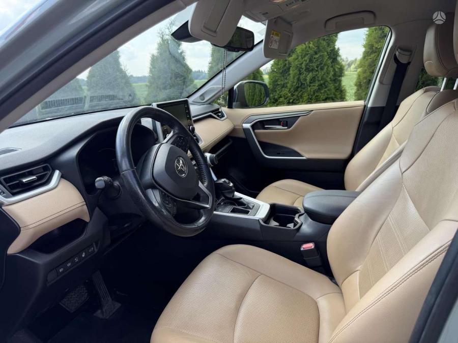 Zaļš Toyota RAV4 2019 Šauļi, ar dzinēja tilpumu 1.99 L un nobraukumu 119 tūkst. km par 27000 €, foto 13 vietnē AUTOMOTO.COM.LV