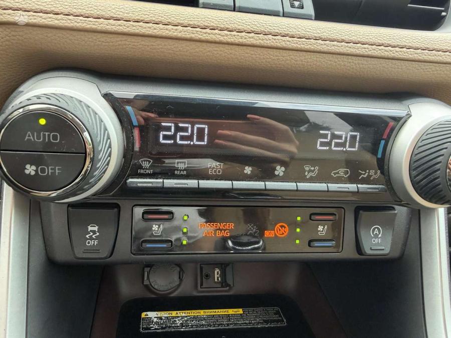 Zaļš Toyota RAV4 2019 Šauļi, ar dzinēja tilpumu 1.99 L un nobraukumu 119 tūkst. km par 27000 €, foto 14 vietnē AUTOMOTO.COM.LV