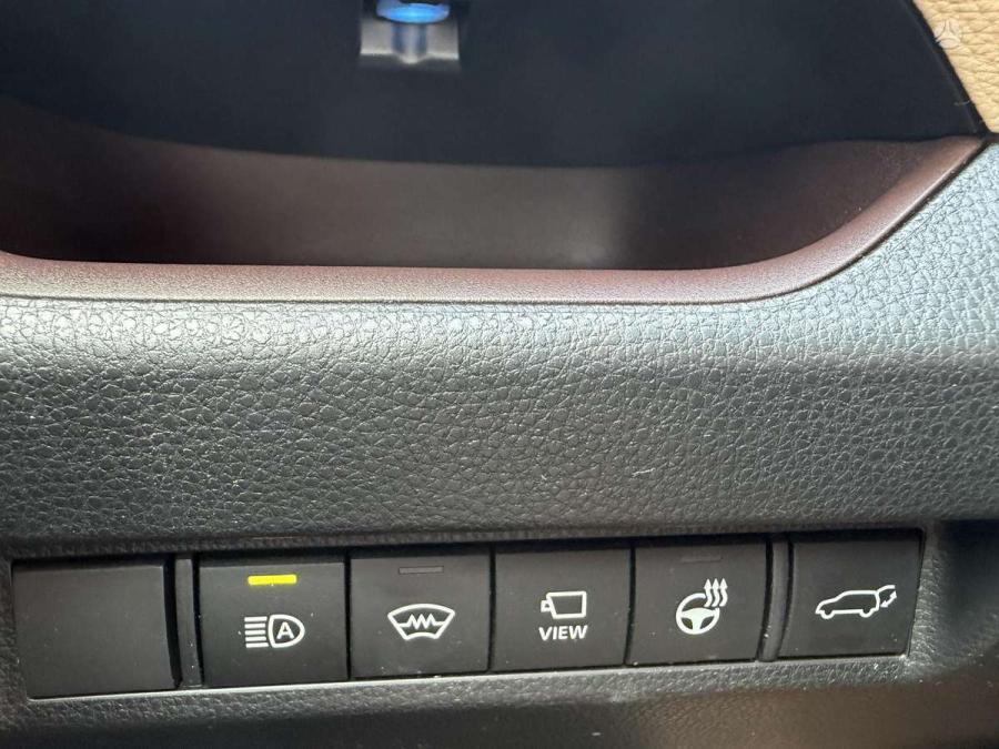 Zaļš Toyota RAV4 2019 Šauļi, ar dzinēja tilpumu 1.99 L un nobraukumu 119 tūkst. km par 27000 €, foto 15 vietnē AUTOMOTO.COM.LV