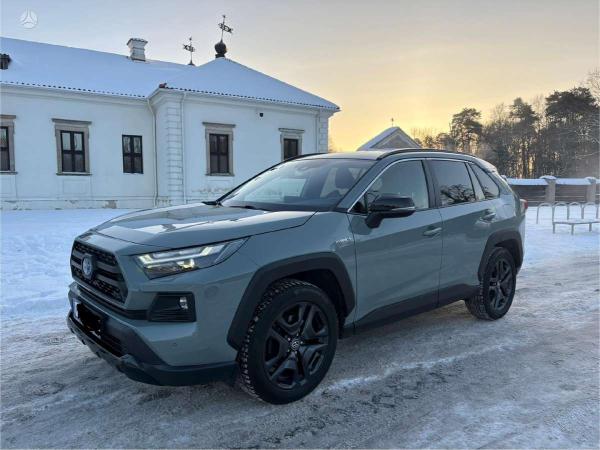 Zaļš Toyota RAV4 2020 Kauņa, ar dzinēja tilpumu 2.50 L un nobraukumu 80 tūkst. km par 27500 €, foto 1 vietnē AUTOMOTO.COM.LV