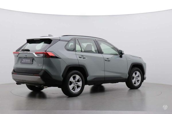 Zaļš Toyota RAV4 2021 Viļņa, ar dzinēja tilpumu 2.49 L un nobraukumu 46 tūkst. km par 28900 €, foto 3 vietnē AUTOMOTO.COM.LV
