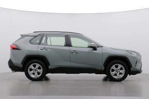 Green Toyota RAV4 2021 in Vilnius, with an engine capacity of 2.49 L and mileage of 46 thousand km for 28900 €, photo 16 on AUTOMOTO.COM.LV