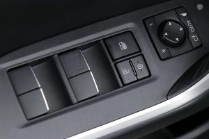 Green Toyota RAV4 2021 in Vilnius, with an engine capacity of 2.49 L and mileage of 46 thousand km for 28900 €, photo 22 on AUTOMOTO.COM.LV