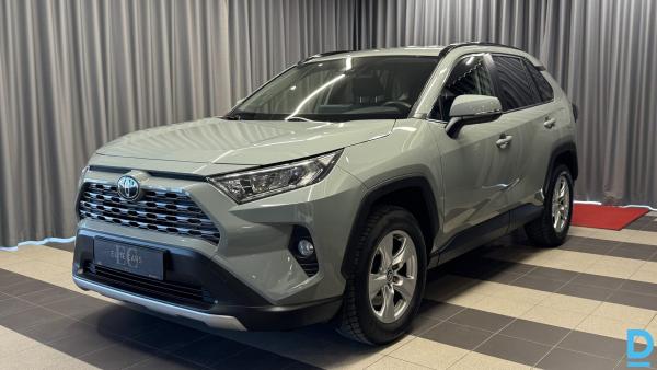 Zaļš Toyota RAV4 2021 Mārupe, ar dzinēja tilpumu 2.00 L un nobraukumu 182 tūkst. km par 21990 €, foto 1 vietnē AUTOMOTO.COM.LV