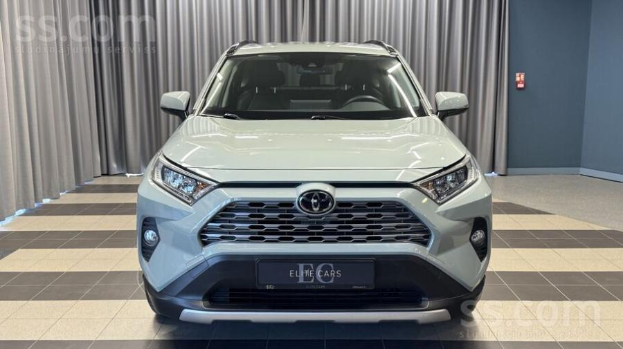 Zaļš Toyota RAV4 2021 Rīga, ar dzinēja tilpumu 2.00 L un nobraukumu 182 tūkst. km par 21990 €, foto 3 vietnē AUTOMOTO.COM.LV