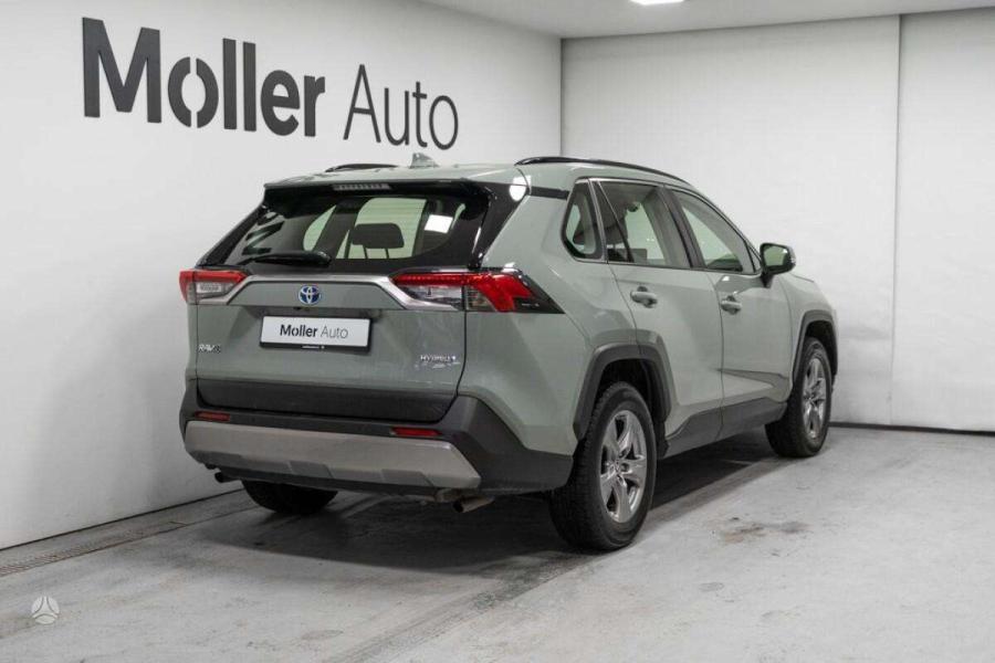 Zaļš Toyota RAV4 2023 Viļņa, ar dzinēja tilpumu 2.50 L un nobraukumu 150 tūkst. km par 26900 €, foto 4 vietnē AUTOMOTO.COM.LV