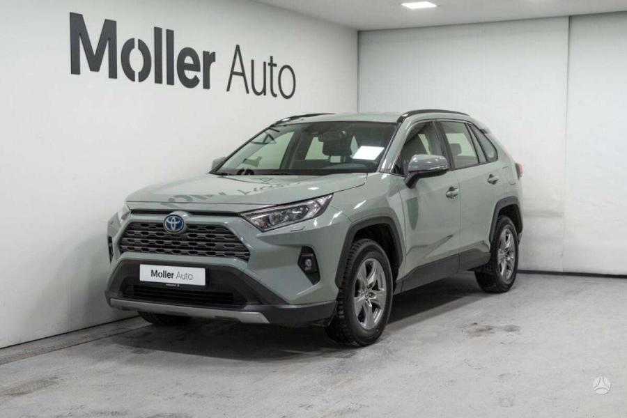 Green Toyota RAV4 2023 in Vilnius, with an engine capacity of 2.50 L and mileage of 150 thousand km for 26900 €, photo 1 on AUTOMOTO.COM.LV