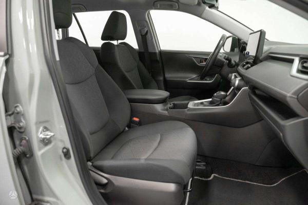 Zaļš Toyota RAV4 2023 Viļņa, ar dzinēja tilpumu 2.50 L un nobraukumu 150 tūkst. km par 26900 €, foto 7 vietnē AUTOMOTO.COM.LV