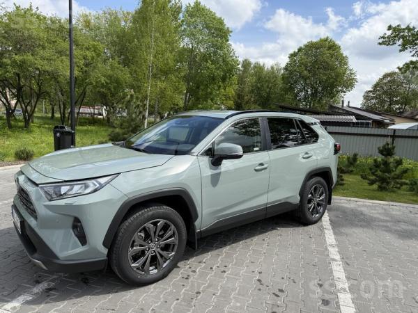 Zaļš Toyota RAV4 2024 Rīga, ar dzinēja tilpumu 2.50 L un nobraukumu 8 tūkst. km par 8700 €, foto 1 vietnē AUTOMOTO.COM.LV