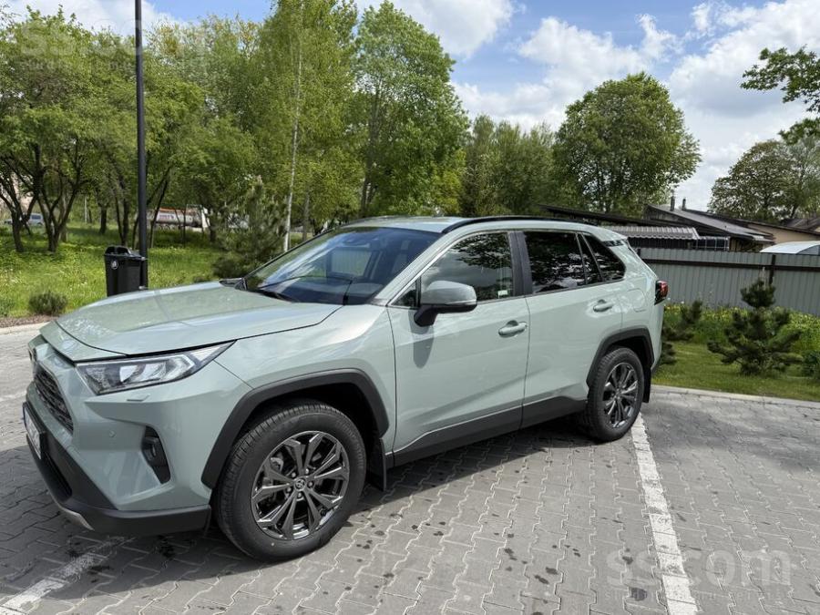 Zaļš Toyota RAV4 2024 Rīga, ar dzinēja tilpumu 2.50 L un nobraukumu 8 tūkst. km par 8700 €, foto 1 vietnē AUTOMOTO.COM.LV