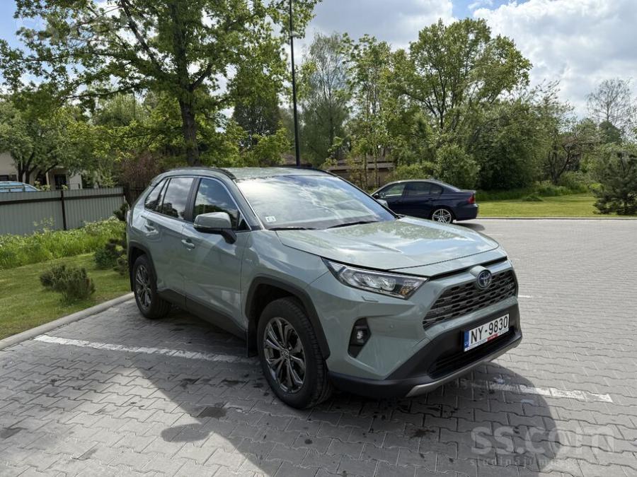 Zaļš Toyota RAV4 2024 Rīga, ar dzinēja tilpumu 2.50 L un nobraukumu 8 tūkst. km par 8700 €, foto 3 vietnē AUTOMOTO.COM.LV